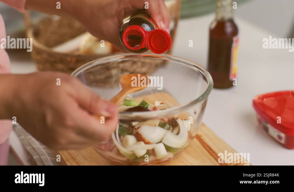 Step-by-step procedures for marinating pork for easy Korean cooking ...