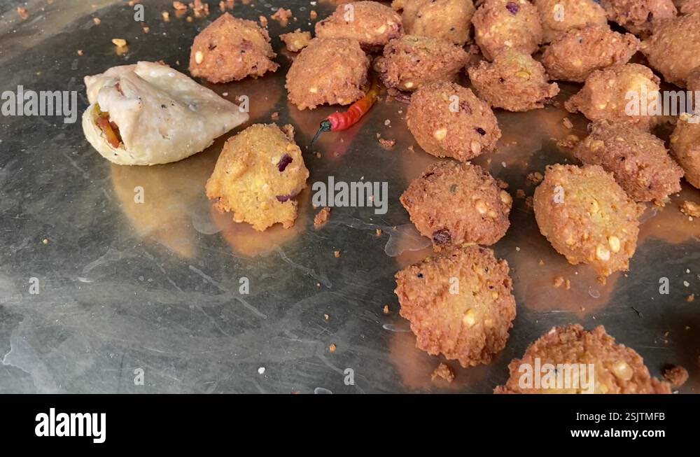 Tea and pakora india Stock Videos & Footage - HD and 4K Video Clips - Alamy