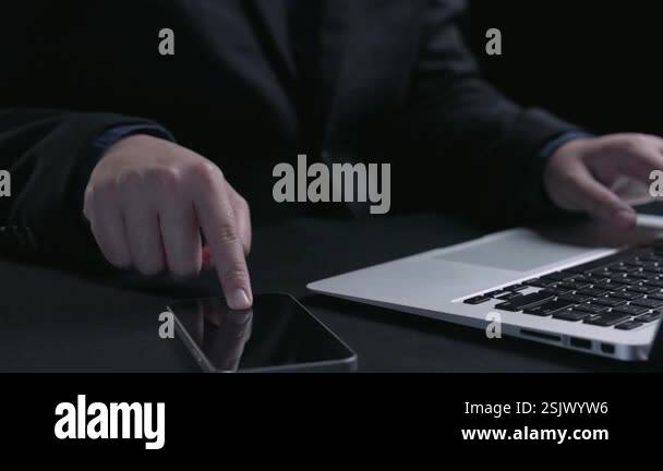 Business person navigates B2B landscape, harness technology to enhance ...