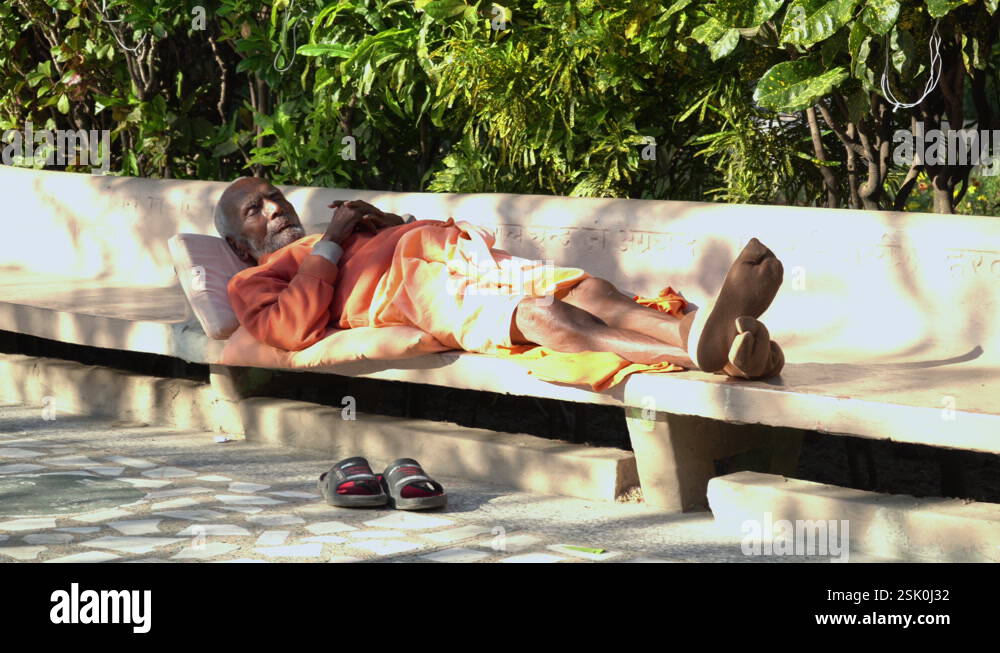 Sleeping beggar india Stock Videos & Footage - HD and 4K Video Clips ...