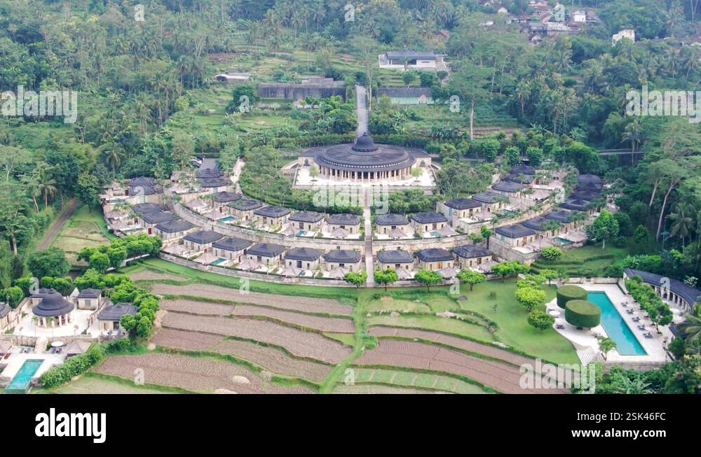 Luxury lodges Stock Videos & Footage - HD and 4K Video Clips - Alamy