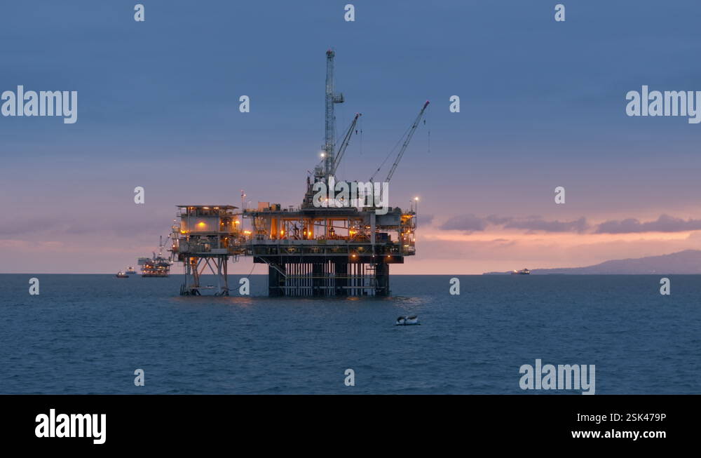 Illuminated oil drilling rig Stock Videos & Footage - HD and 4K Video ...