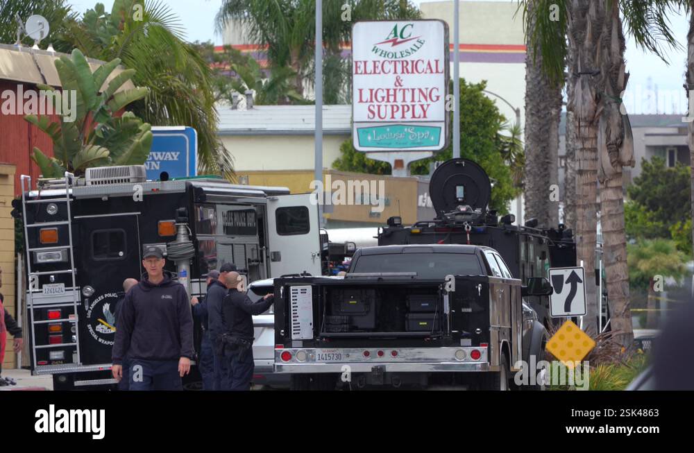 Swat team emergency Stock Videos & Footage - HD and 4K Video Clips - Alamy