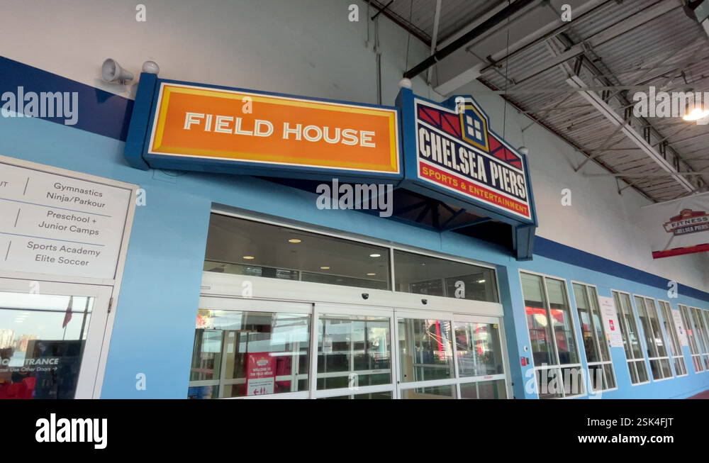 chelsea piers sign Stock Video Footage - Alamy