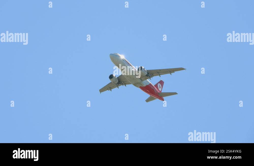 Tracking Justin Trudeau's Liberal campaign plane in the blue sky Stock ...