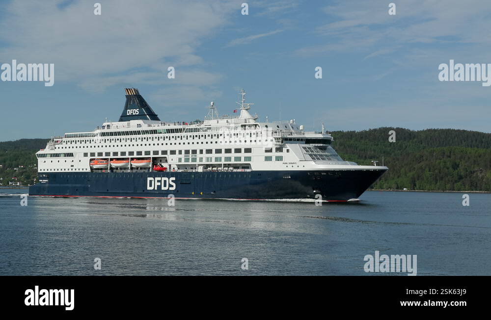 huge ship dfds pearl seaways approaching side view oslofjorden norway ...