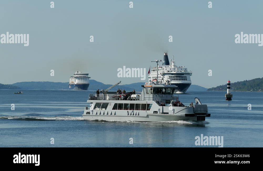 huge ship dfds pearl seaways approaching distant view oslofjorden ...