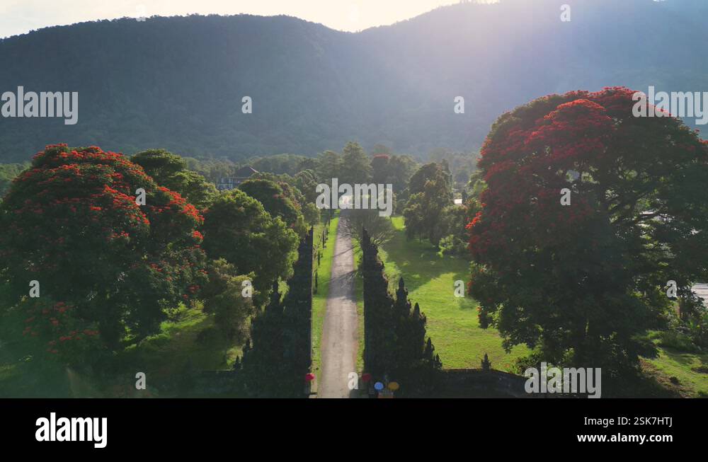 Iconic gate bali Stock Videos & Footage - HD and 4K Video Clips - Alamy