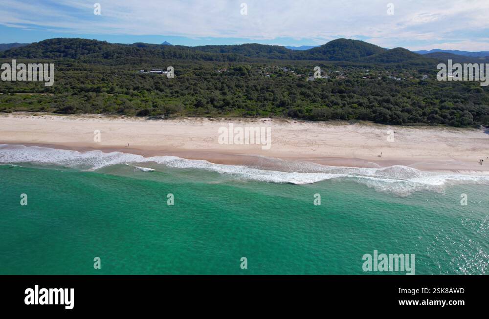 Foamy Waves Along Maggies Beach Maggies Beach, Cabarita in Northern ...