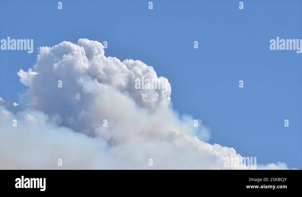 Time-lapse: The Sky Alters as Ross Moore Lake Wildfire Smoke Engulfs ...