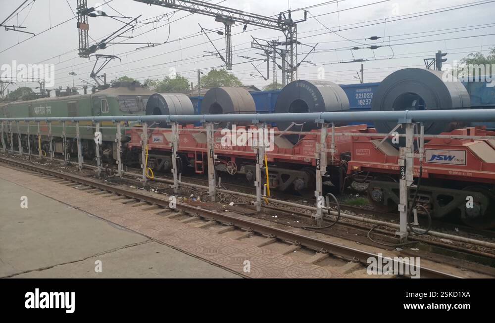Freightcarcoupling Stock Videos & Footage - HD and 4K Video Clips - Alamy