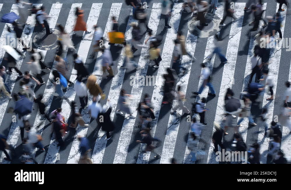 Time lapse crowd of people at the street of Shibuya scramble crossing ...
