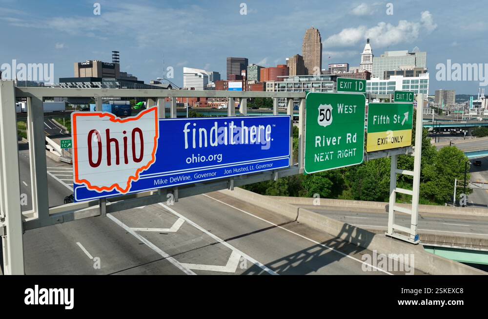 Ohio welcome sign Stock Videos & Footage - HD and 4K Video Clips - Alamy