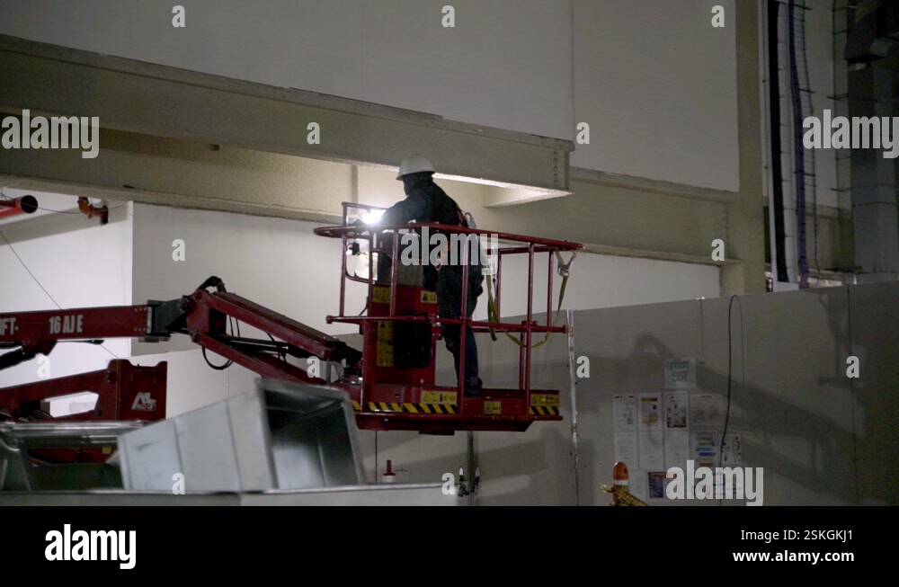 Man lift in operation Stock Videos & Footage - HD and 4K Video Clips ...