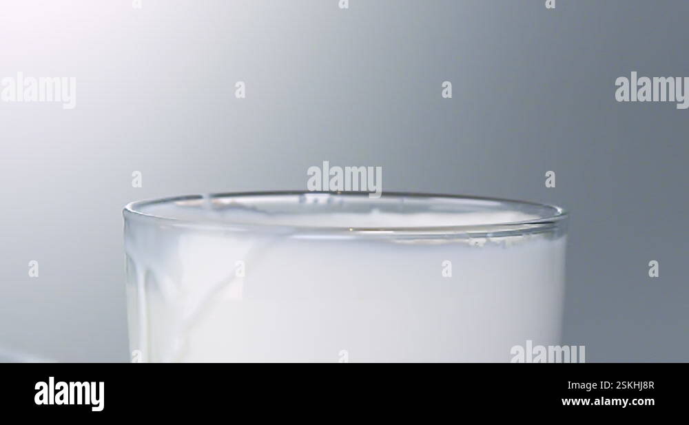 Oreo milk splash Stock Videos & Footage - HD and 4K Video Clips - Alamy