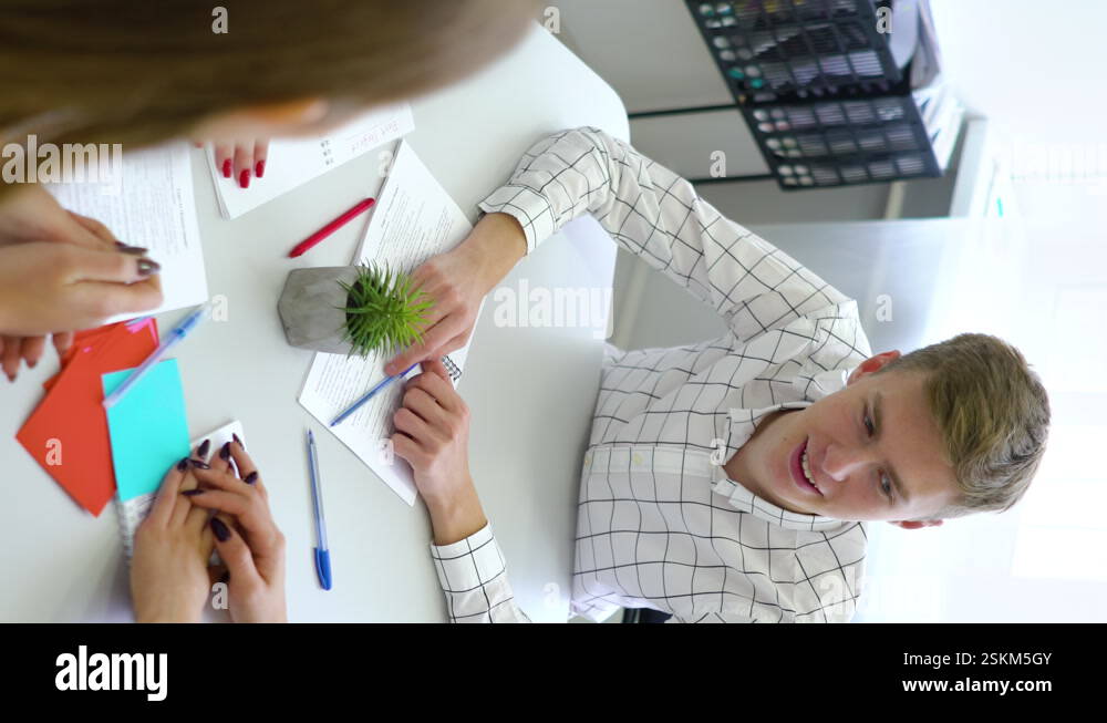 College students speaking table Stock Videos & Footage - HD and 4K ...