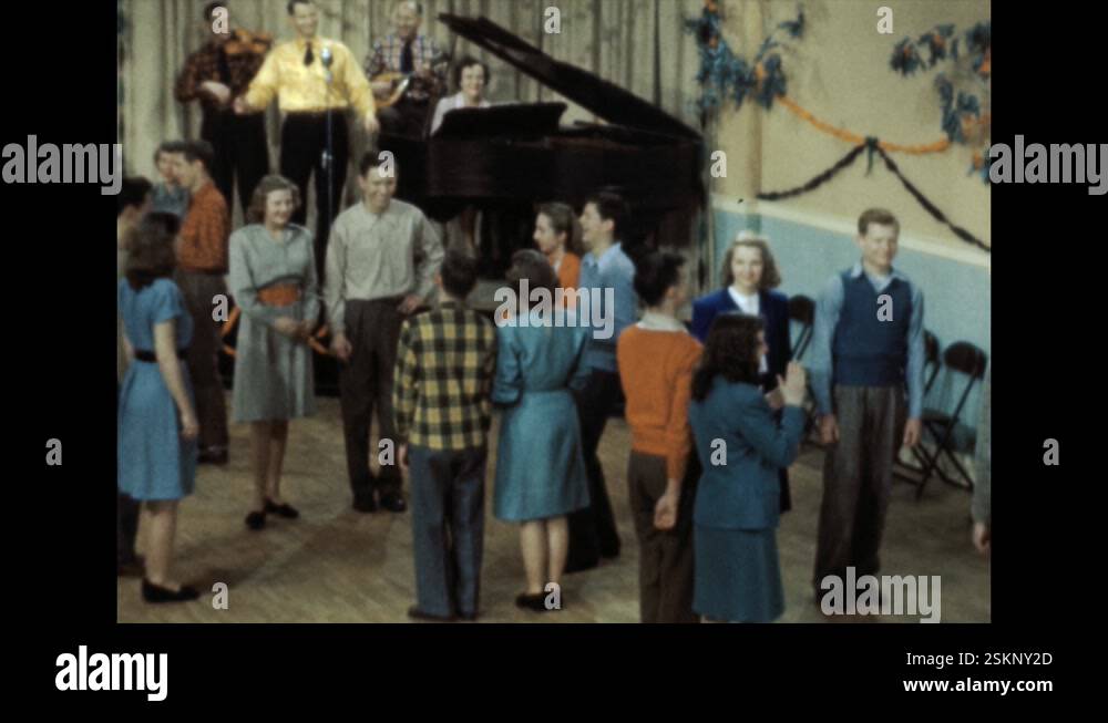 Fiddler stage Stock Videos & Footage - HD and 4K Video Clips - Alamy