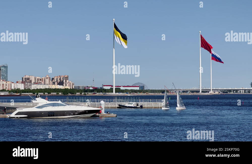 the highest and largest flags in the world, the imperial flag of white ...
