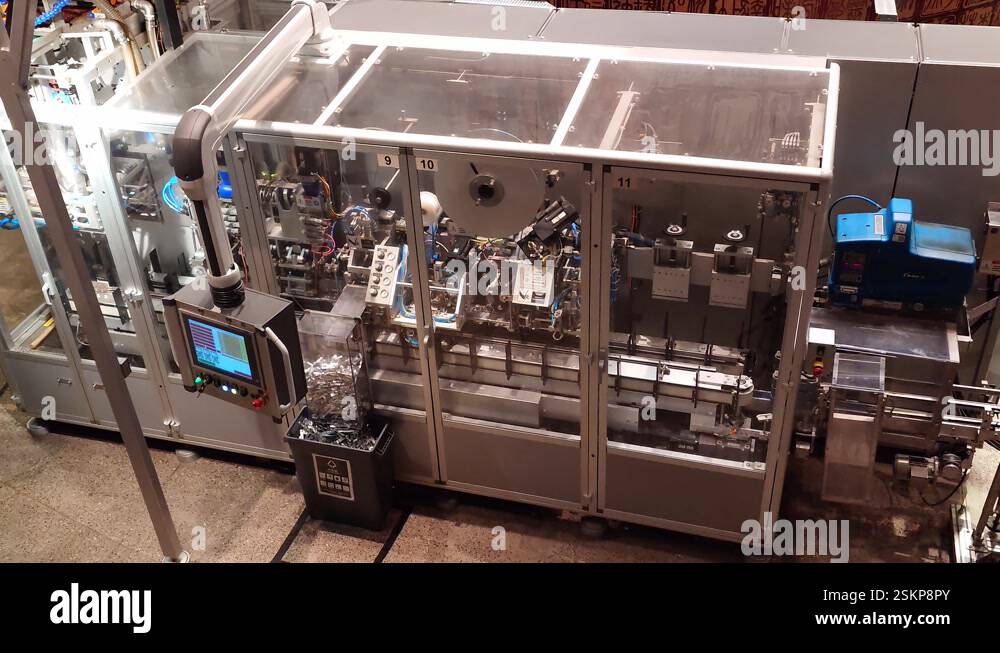 The Starbucks Reserve Roastery in Shanghai. The biggest Starbucks in ...