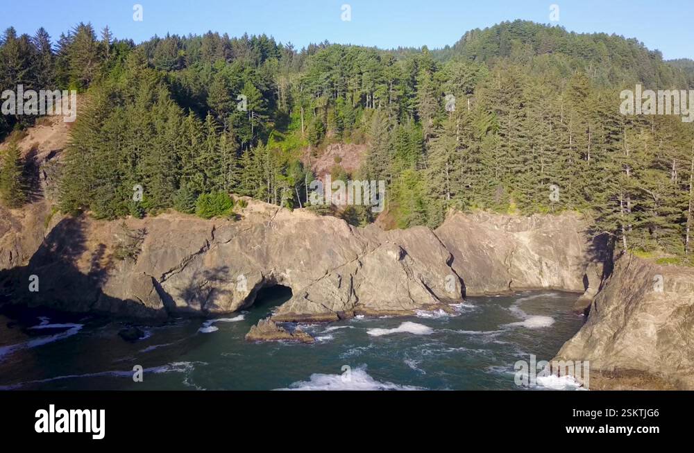 Oregon Coast Highway 101 Viewpoint of "Natural Bridge" rock formations ...