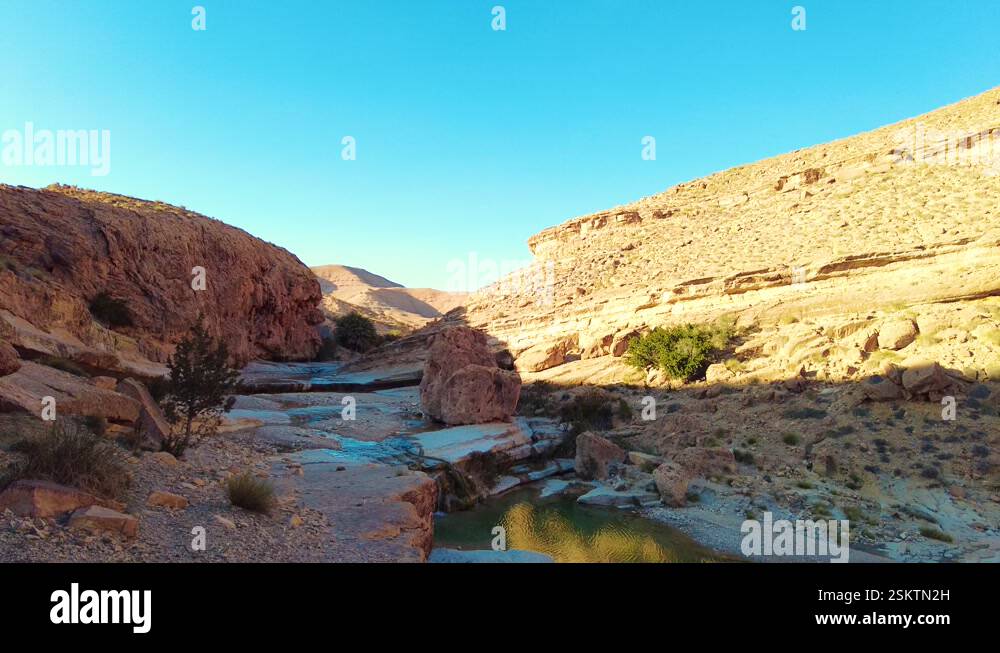 a waterfall in the middle of the sahara desert algeria Biskra Stock ...