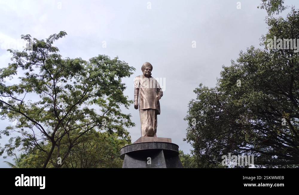 Indian politician statue Stock Videos & Footage - HD and 4K Video Clips ...