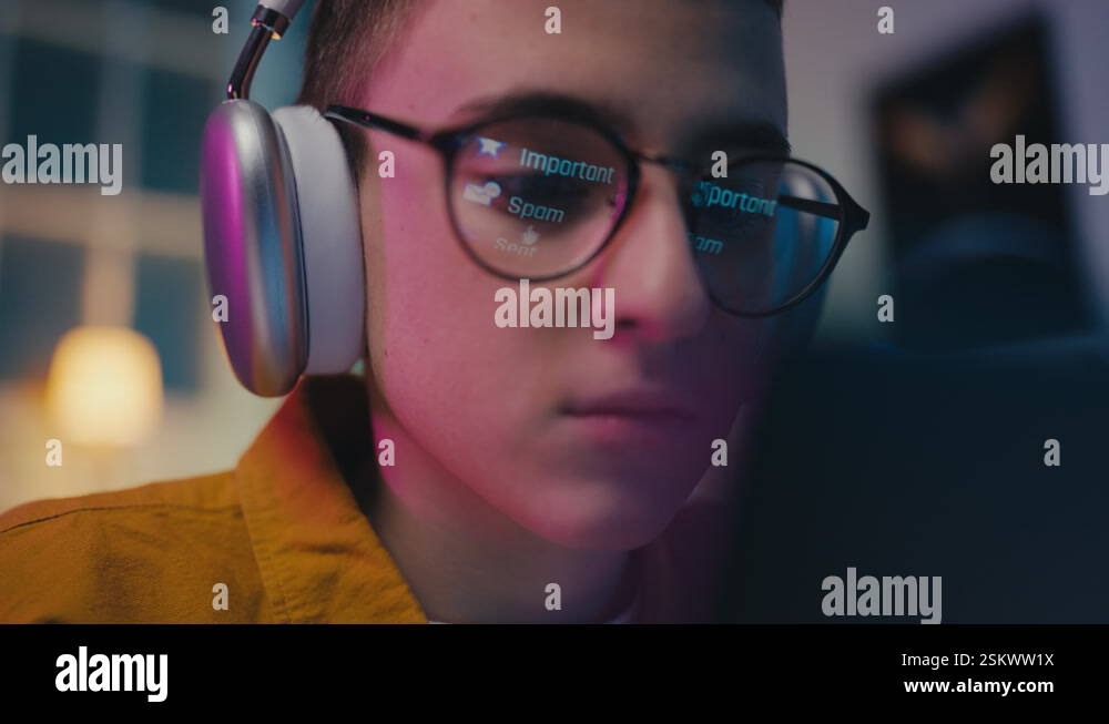 Online scam awareness Stock Videos & Footage - HD and 4K Video Clips ...