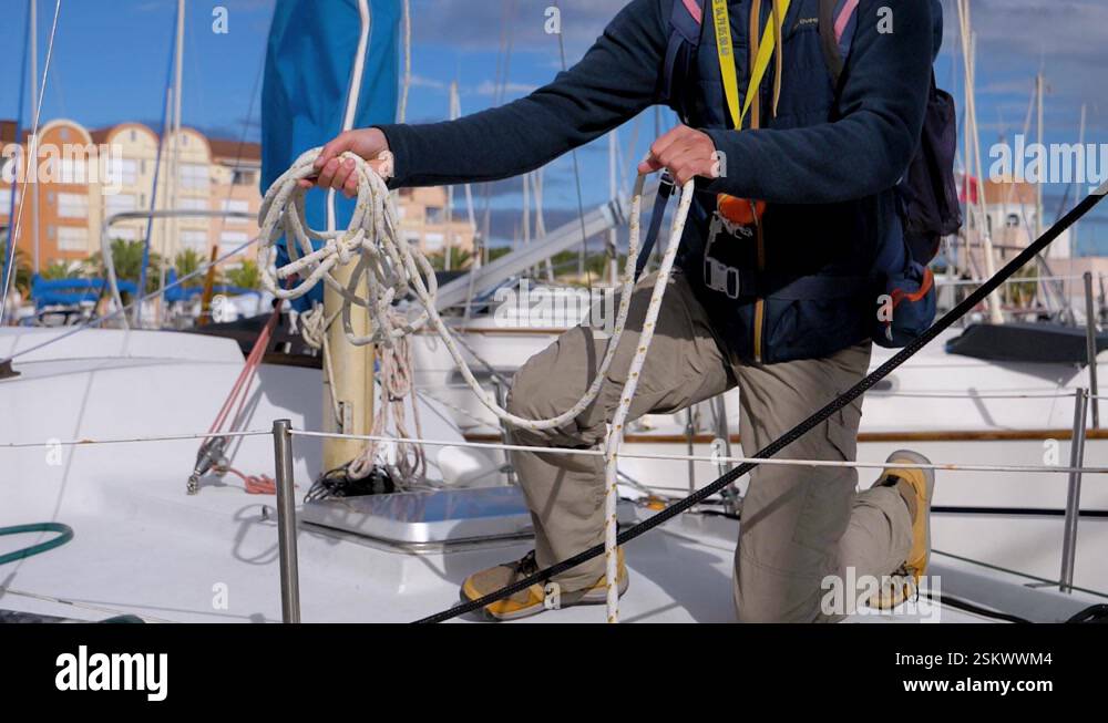 Man throwing rope Stock Videos & Footage - HD and 4K Video Clips - Alamy