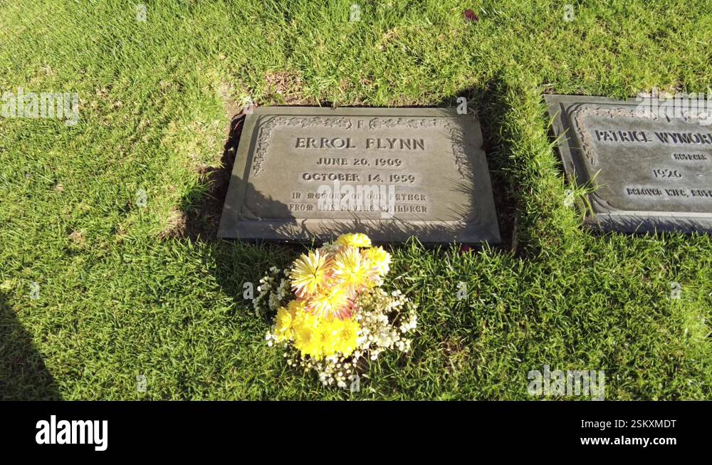The grave of actor Errol Flynn at Forest Lawn Cemetery in Glendale ...