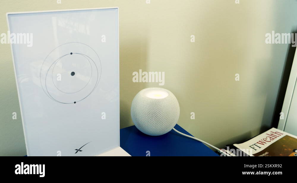 Smart Home Setup: Apple HomePod and Starlink Mesh Wi-Fi Router Stock ...