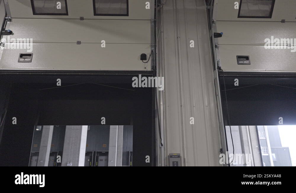 Loading bay doors Stock Videos & Footage - HD and 4K Video Clips - Alamy