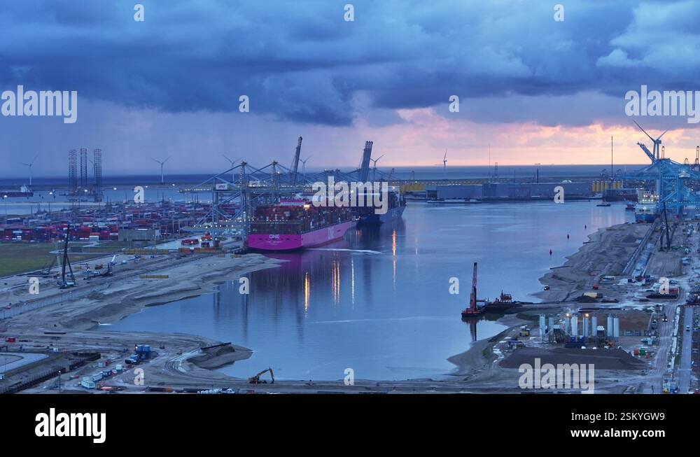 Under one flag Stock Videos & Footage - HD and 4K Video Clips - Alamy