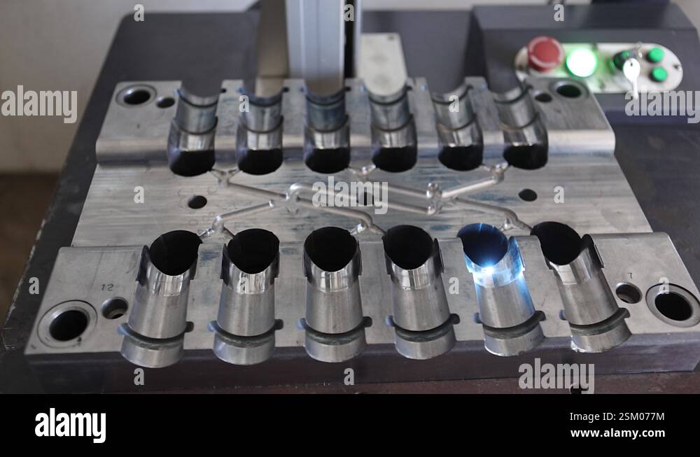 Injection machine Stock Videos & Footage - HD and 4K Video Clips - Alamy
