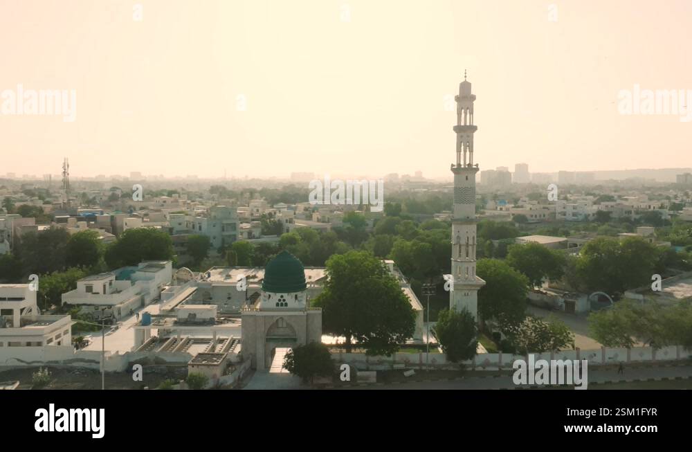 Overpopulated city of Karachi under heavily polluted sky due to air ...