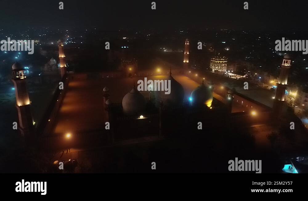 A Very Beautiful Night View of Badshahi Masjid in Lahore, Pakistan ...