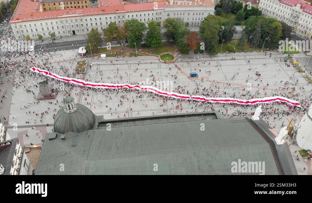 Human chain of 50000 from Vilnius to Belarus border to back democracy ...