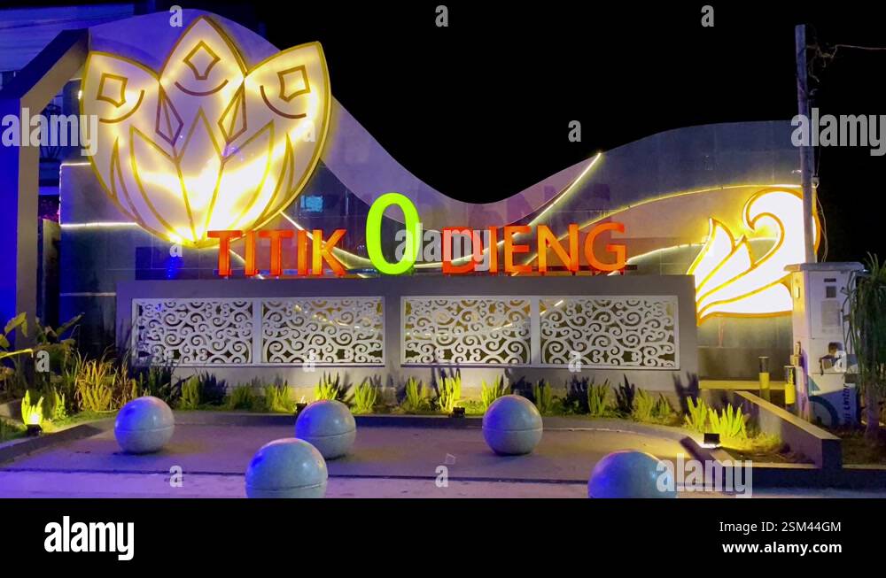 Monument of the 0 kilometer point in the Dieng Regency at night with ...
