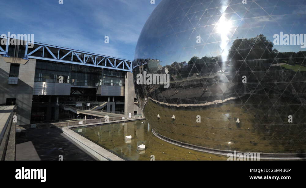 The Geode and City of Science and Industry in the Park La Villette ...