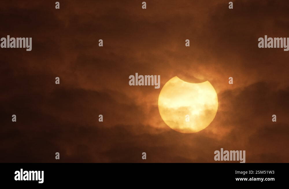 The sun during eclipse Stock Videos & Footage - HD and 4K Video Clips ...