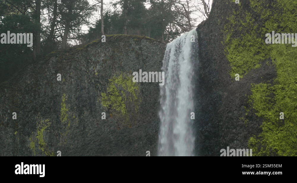Top of waterfall in the forest of Oregon in the pacific northwest Stock ...