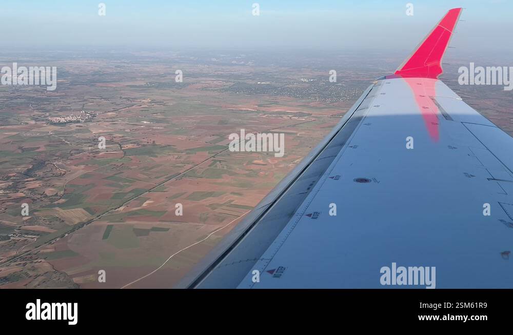 Slats and flaps extension for landing in a medium size jet. Right wing ...