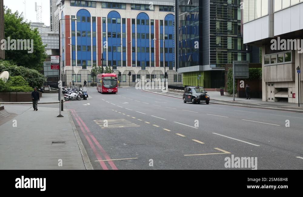 hydrogen fuel cell powered bus with zero emissions in london, england ...