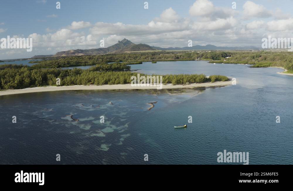 Ilot mangenie island Stock Videos & Footage - HD and 4K Video Clips - Alamy