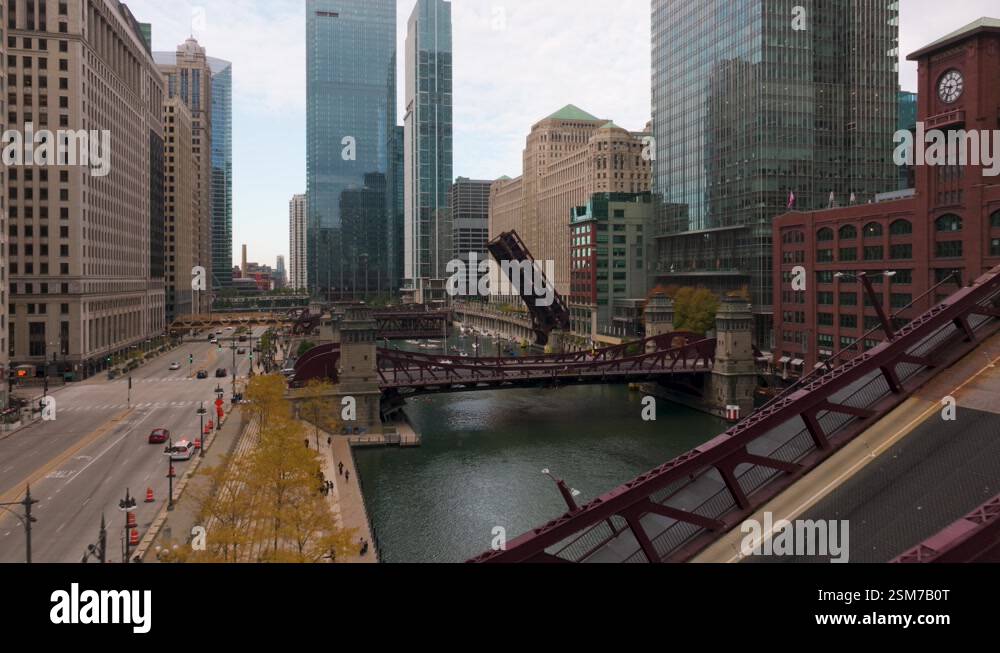 Chicago river bridge lift aerial view Stock Video Footage - Alamy