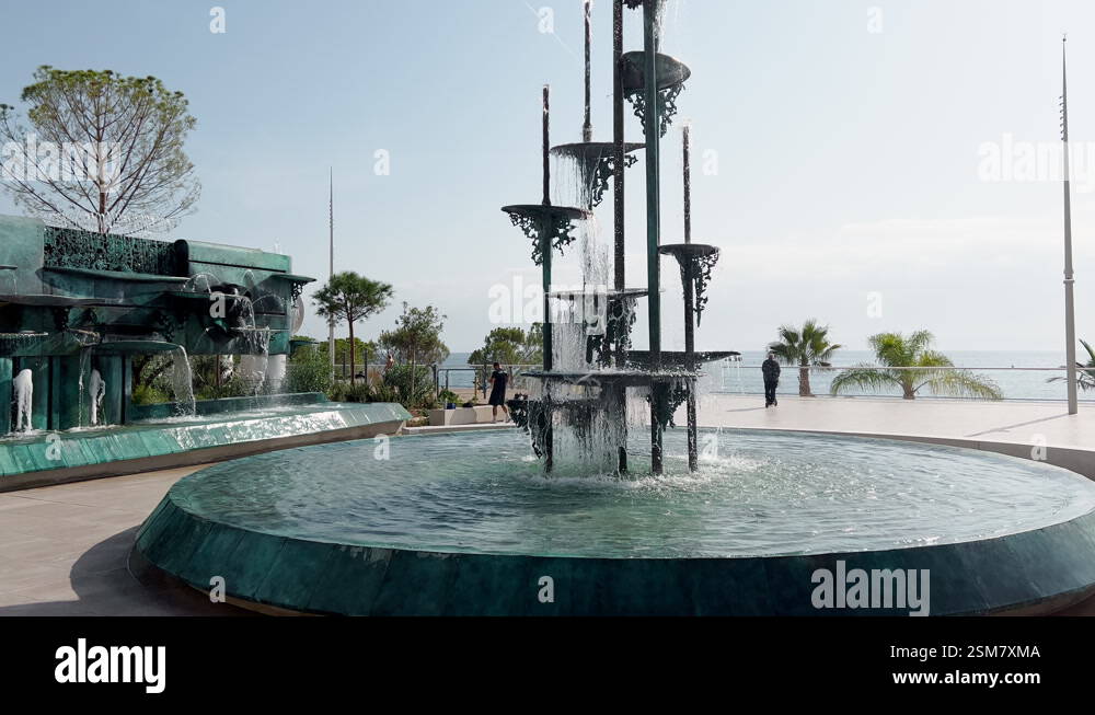 Monaco, Monte-Carlo, 28 September 2022: The famous fountain Homemage ...