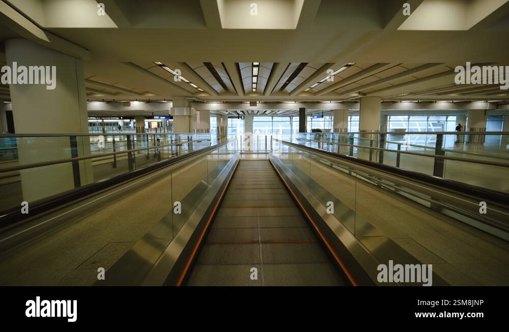 Automatic walkway, and flat escalator in Hong Kong International ...