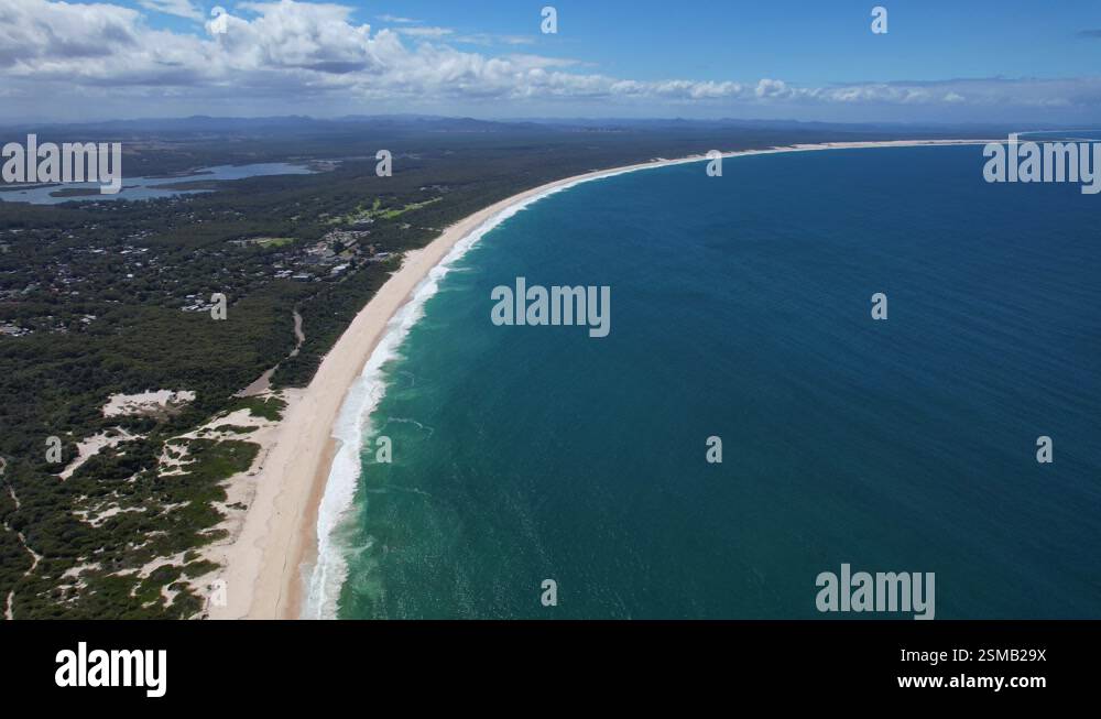 Long And Narrow Stretch Of Sand In Mungo Beach, New South Wales ...