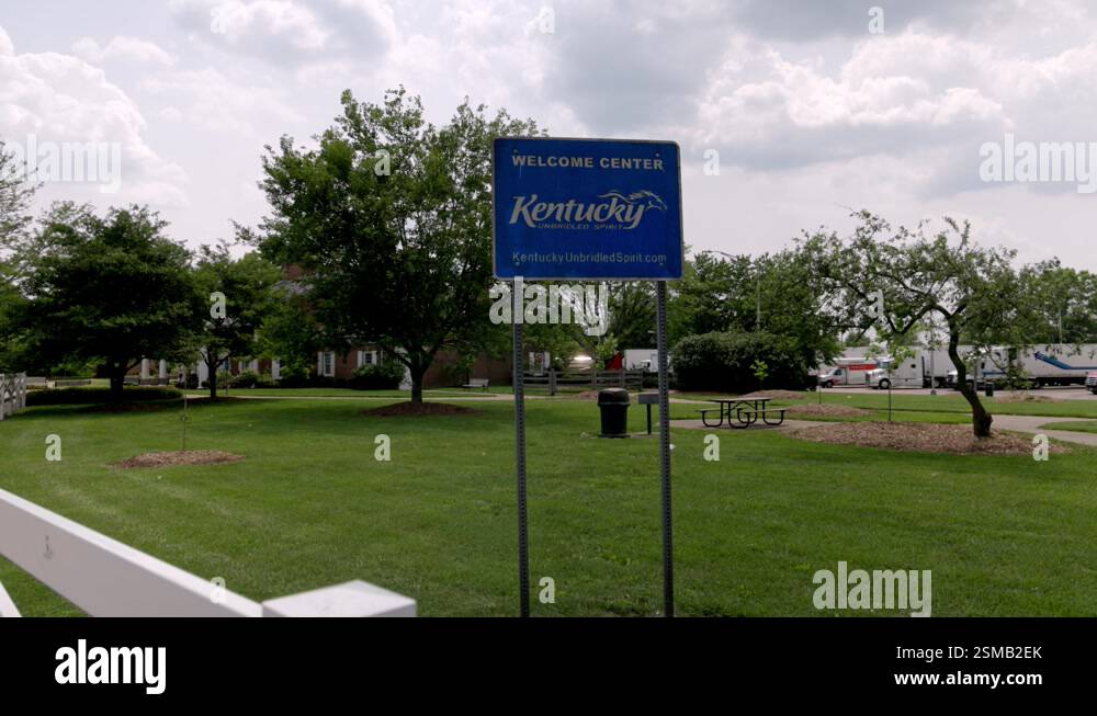 Welcome Center in Kentucky sign with gimbal video moving forward in slow Stock Video Footage - Alamy