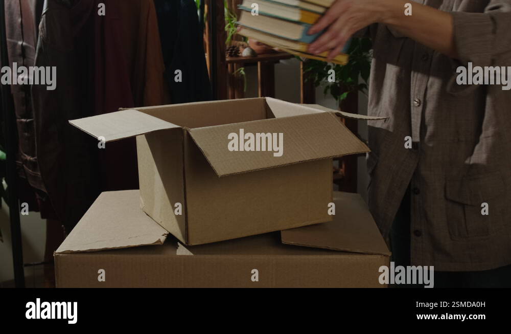 Removal carton Stock Videos & Footage - HD and 4K Video Clips - Alamy