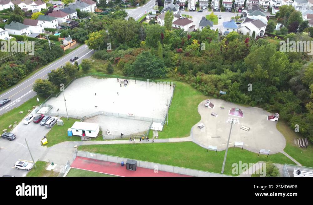 Drone video showing the Laval-Ouest park, the skater park and the dog ...